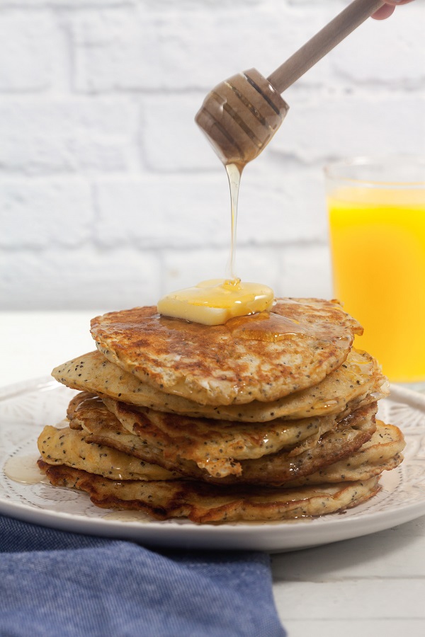 Delicious Lemon Poppy Oatmeal Pancakes – New York Family