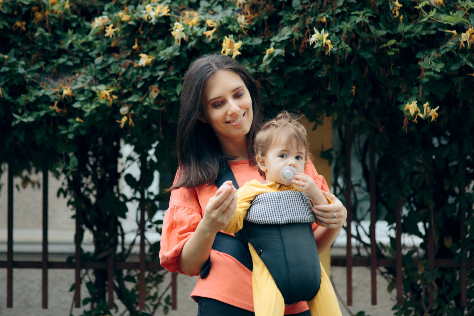 Top 11 Baby Carriers for New York City Moms 2021