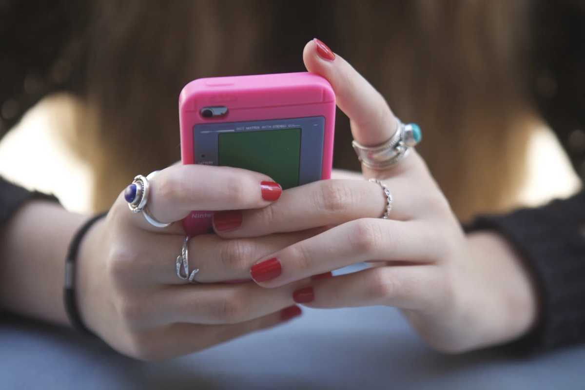 Meta Ditches Fact-Checkers on Instagram and Facebook: Why Parents ...